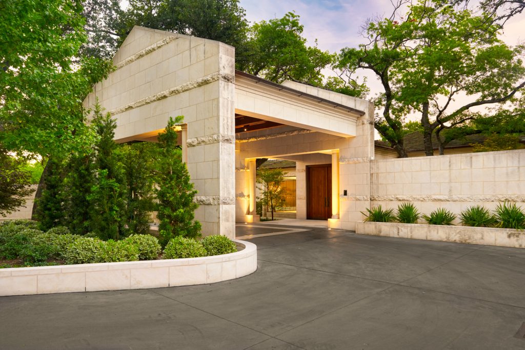 Rockbrook Drive - Bob Thompson Homes